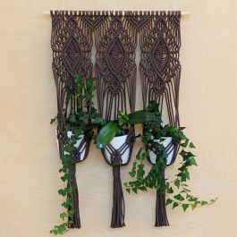 Free marcamé pattern: Ornament Wall Plant Hanger | Lankava Yarn House
