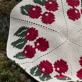 Free Pattern: Molla Mills Crochet Lingonberry Rug | Lankava Yarn House